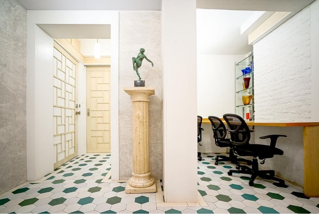 Hire Foyer Alcove, 1HomeOffice Inspired Spaces — Art-Filled Meeting ...